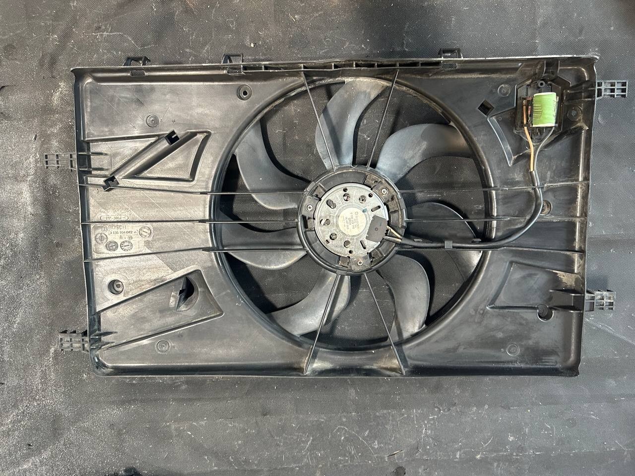 12-17 BUICK VERANO ENGINE MOTOR RADIATOR COOLING FAN SHROUD MOTOR PANEL ...