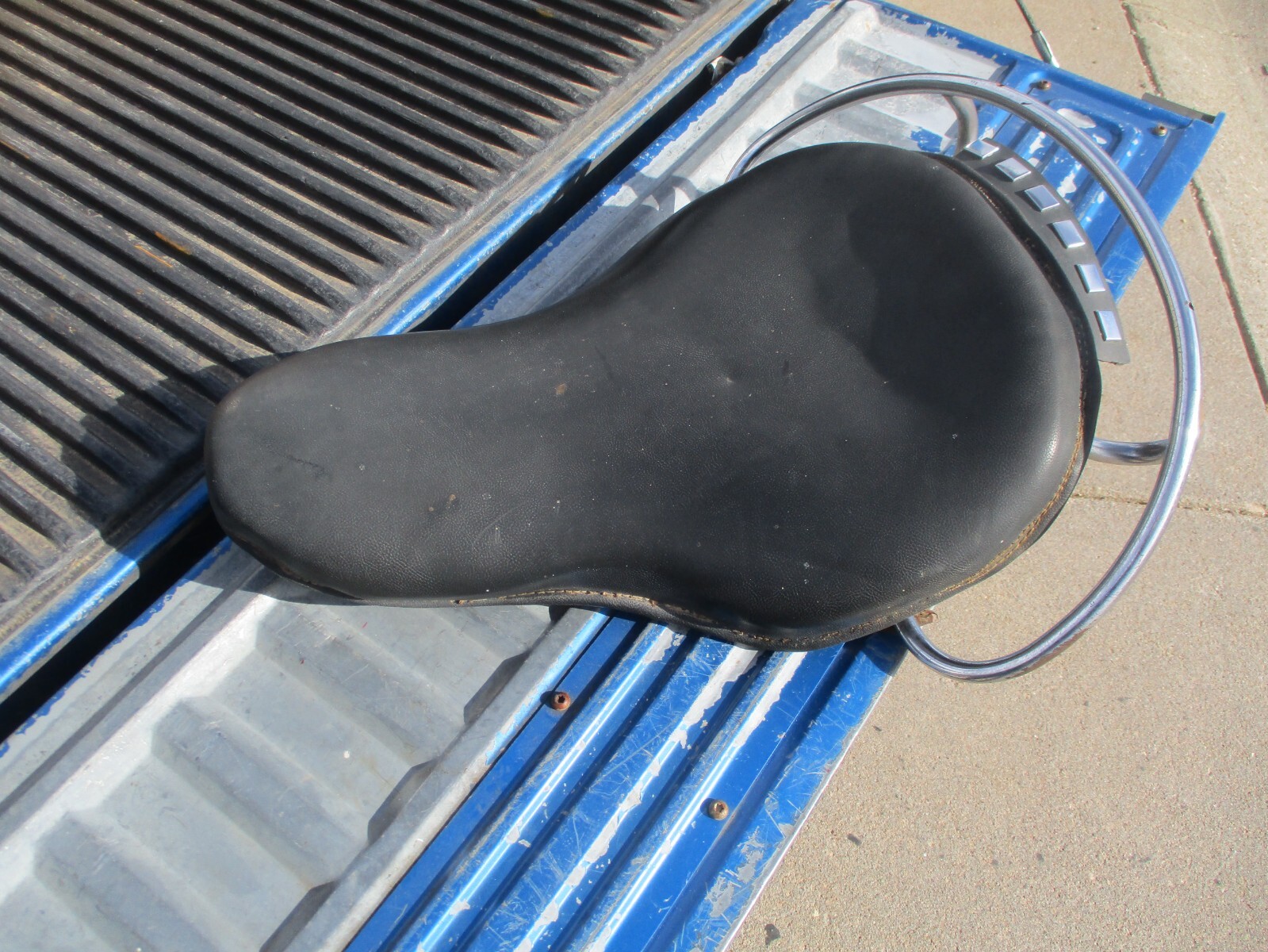 ORIGINAL Vintage Harley saddle buddy seat Panhead Knucklehead UL 45 ...