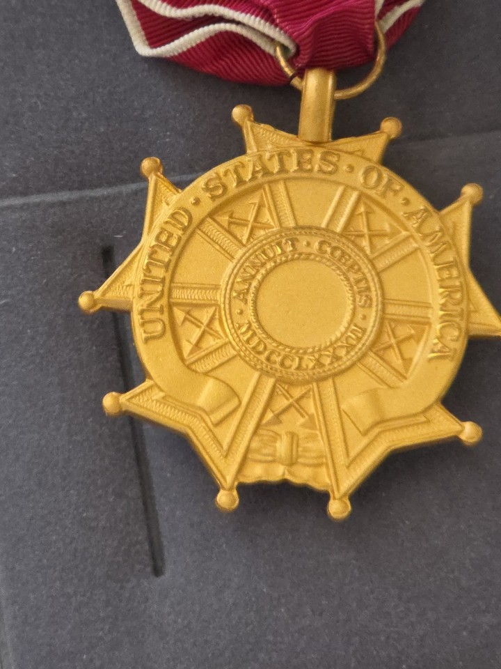 US NAVY OFFICER VIETNAM STERLING SILVER OFFICER BADGE -LEGION MERIT ...