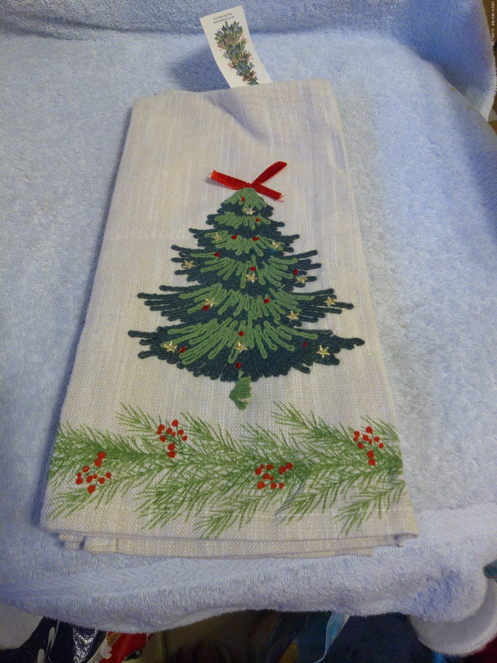2 Raised Christmas Tree Kitchen Towels 20" X 28" XMAS Lane Mireille ...