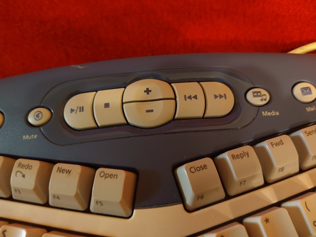 Microsoft Natural Multimedia Keyboard 1.0a Ps2 Ergonomic Vintage RT9470 ...