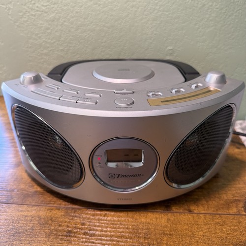 VTG Emerson AM/FM CD Stereo Boombox PD6810 For Parts (radio Works) Prop ...