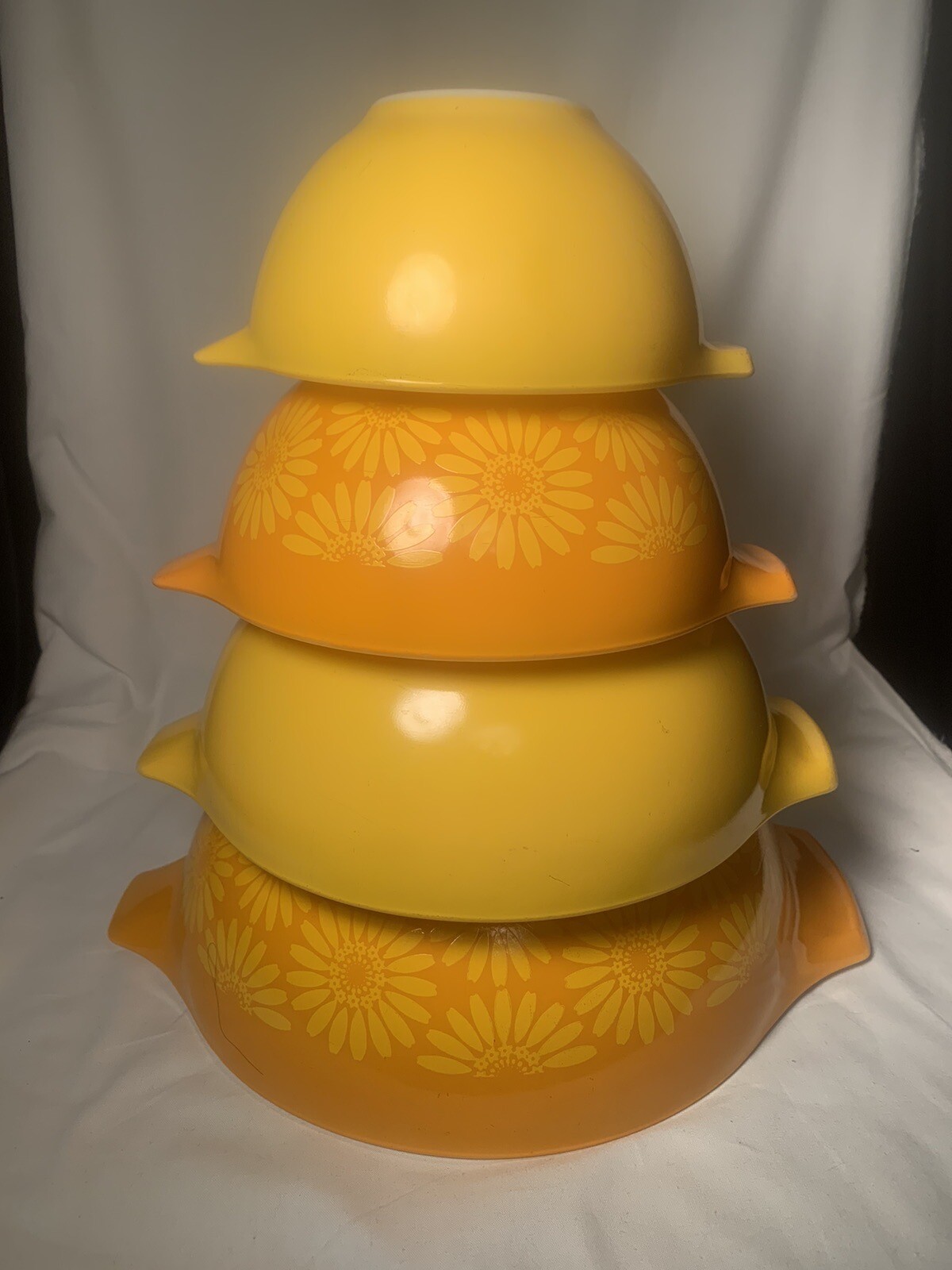 Vintage Pyrex Yellow Daisy 4 Pc Mixing Bowl Set | eBay