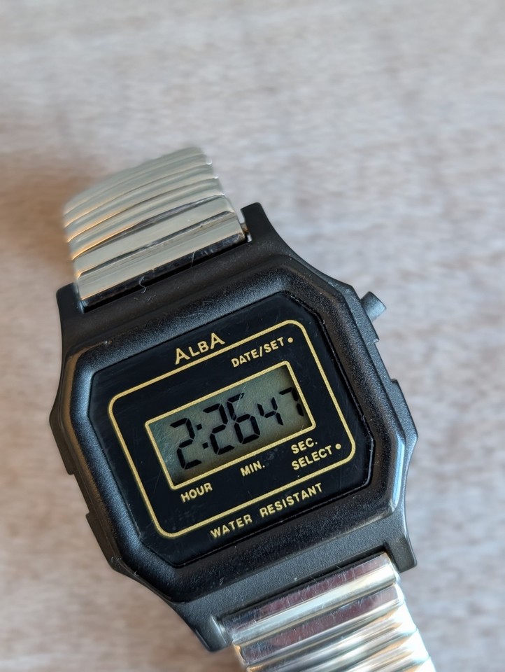 Vintage ALBA Digital Watch • 33mm Case • Water Resistant • Stretch Band ...