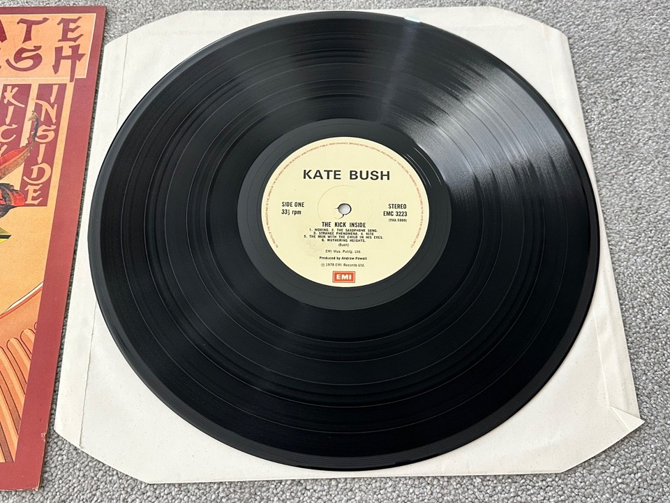 KATE BUSH - THE KICK INSIDE / NM UK REISSUE 12" LP EMC 3223 ULTRASONIC ...