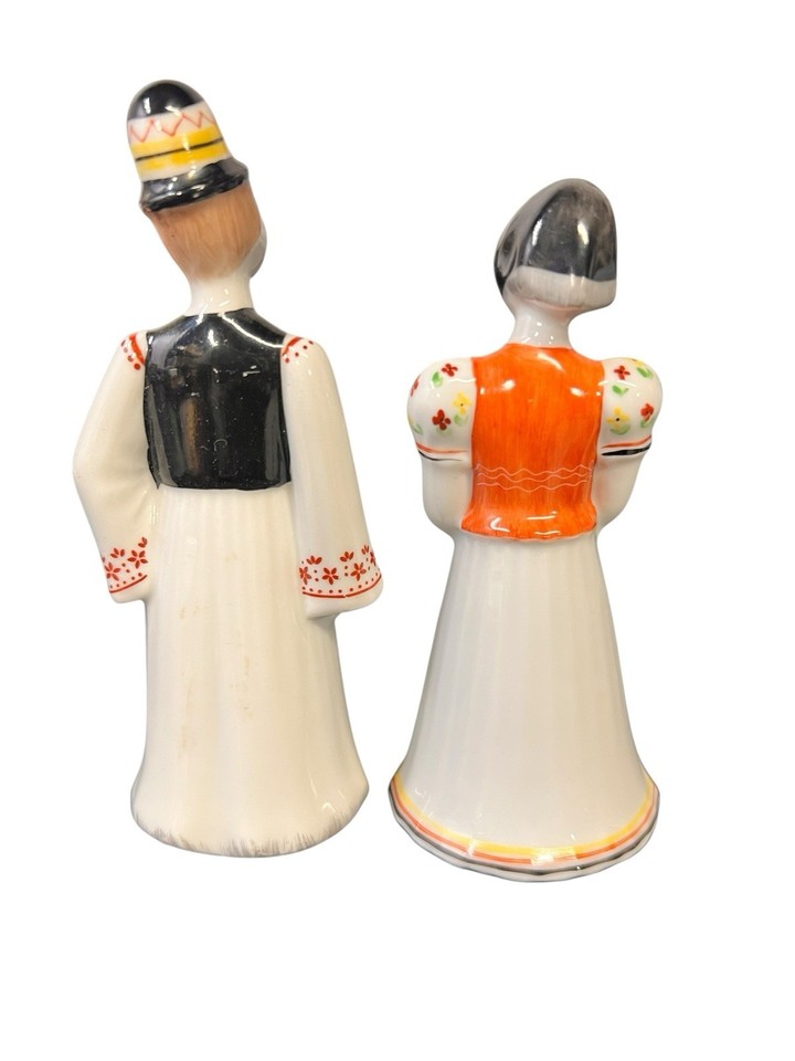 Vintage HOLLOHAZA Hungary Porcelain Folk Art Traditional Couple ...