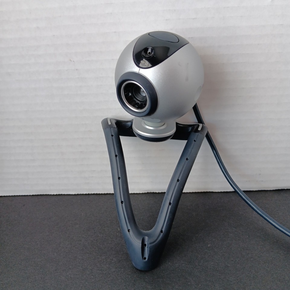 Logitech QuickCam Pro 4000 Web Cam 1.3MP Live Video Calling Video IM ...