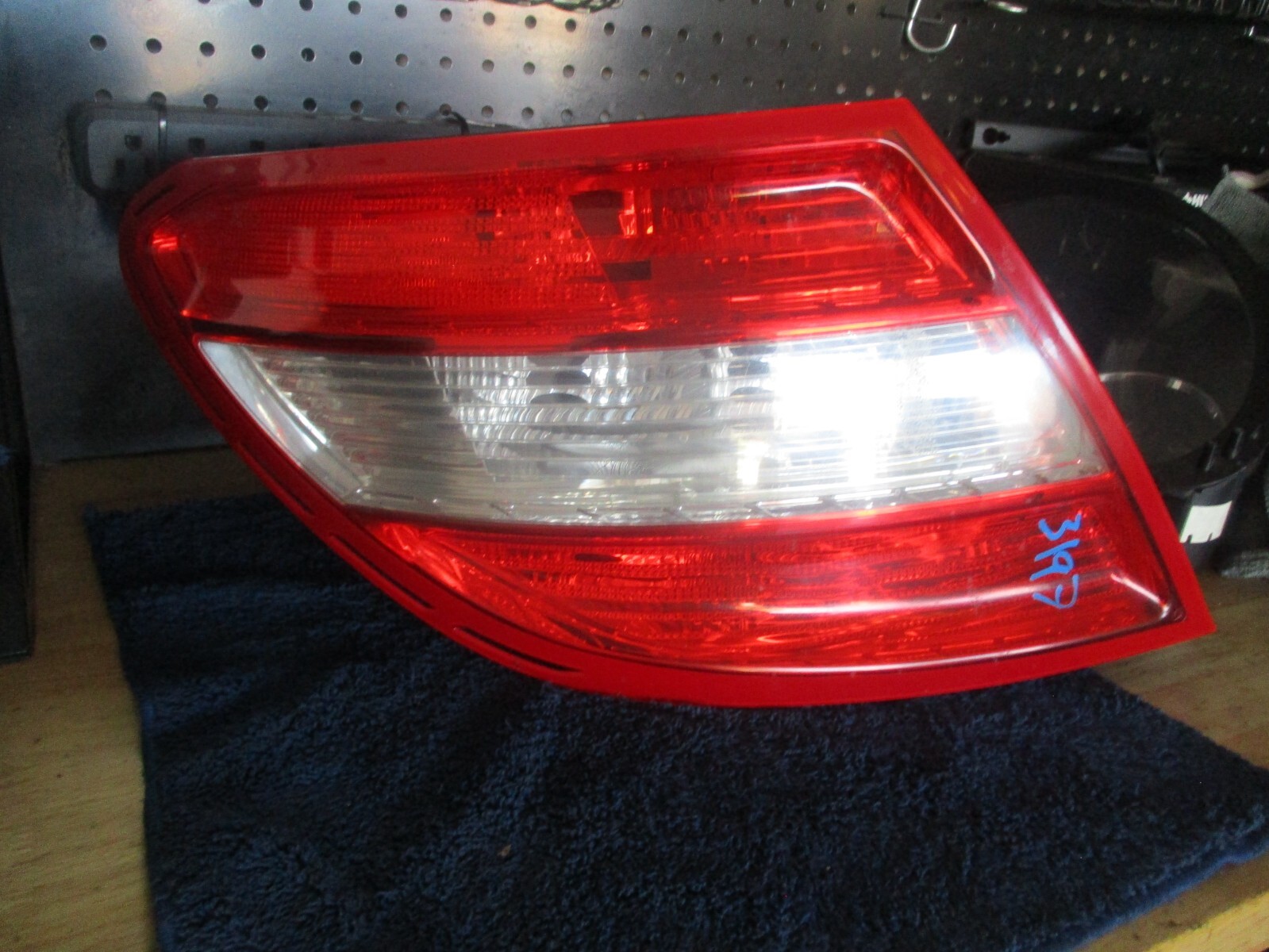 2008-2011 Mercedes W204 Rear Left Side Tail Light Tail Lamp 2048200164 ...