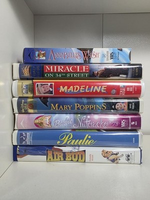 Lot of 7 VHS Family Movies Air Bud Mary Poppins Paulie Barbie Madeline ...