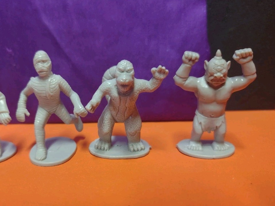 Universal Studios Monsters Mini Figure Lot Universal Monster Plastic 2 ...