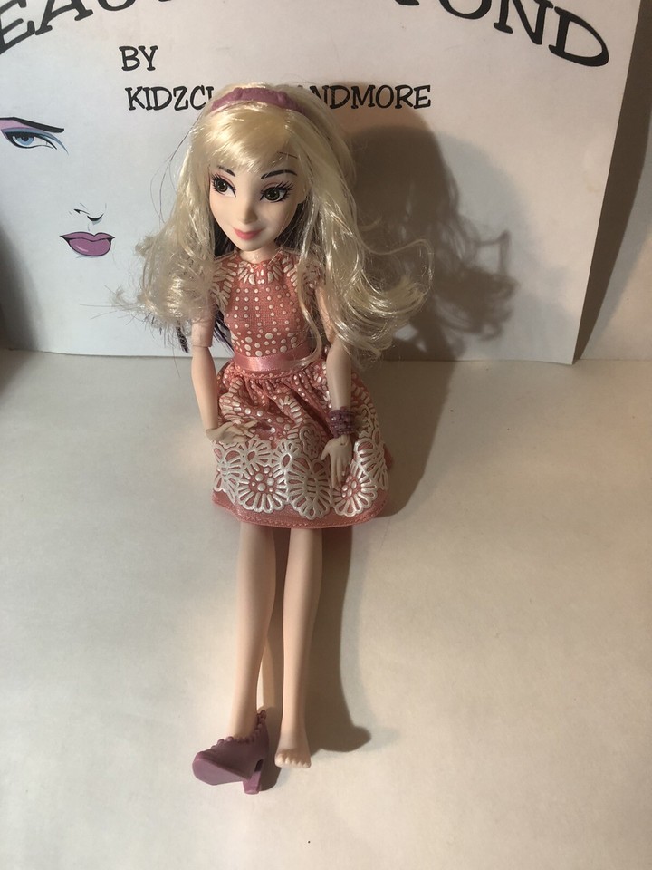 Disney Descendants 2 Mal Isle Style Switch Doll | eBay