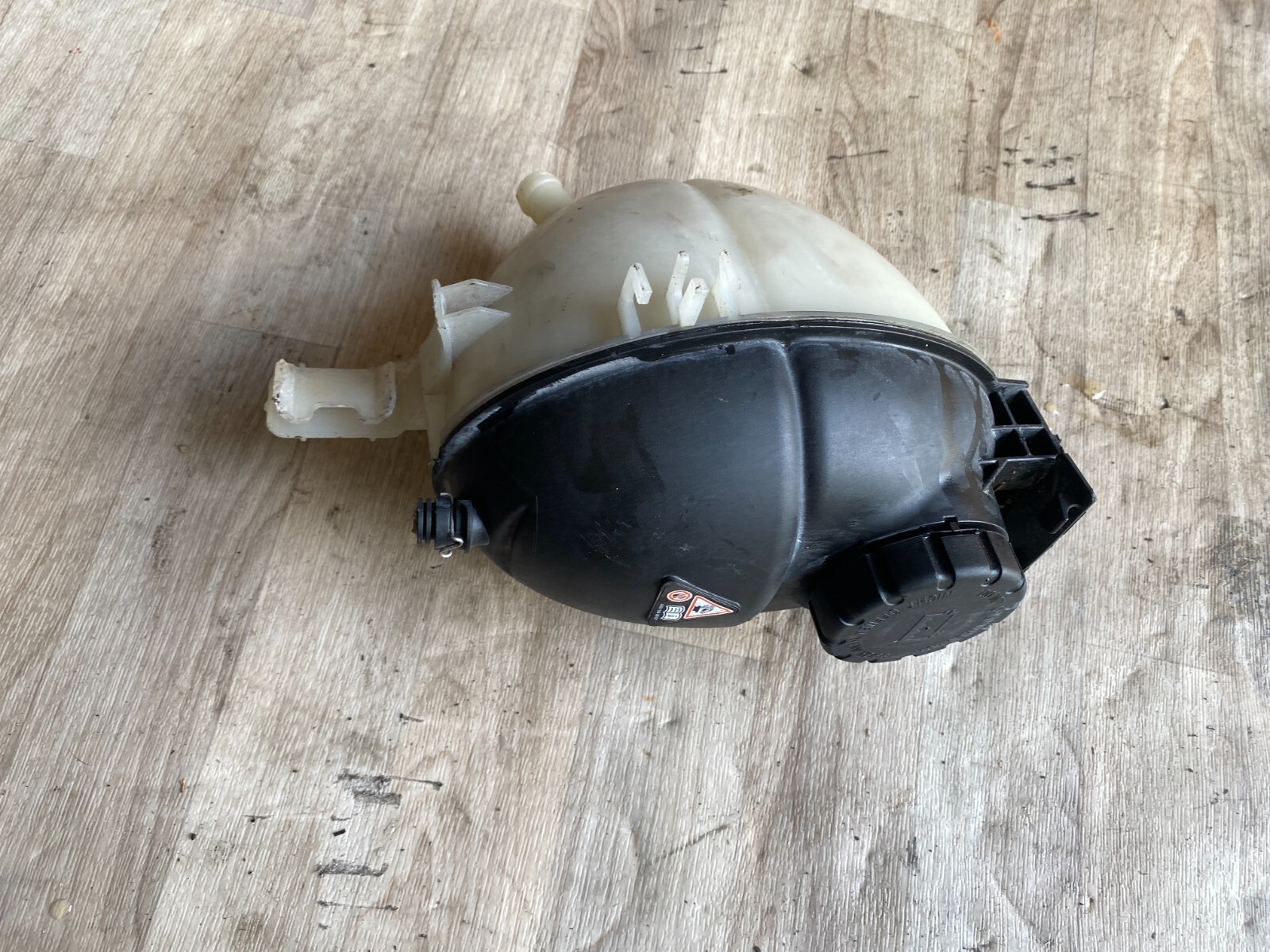 MERCEDES BENZ E550 CLS550 E63 OEM RADIATOR COOLANT EXPANSION TANK ...