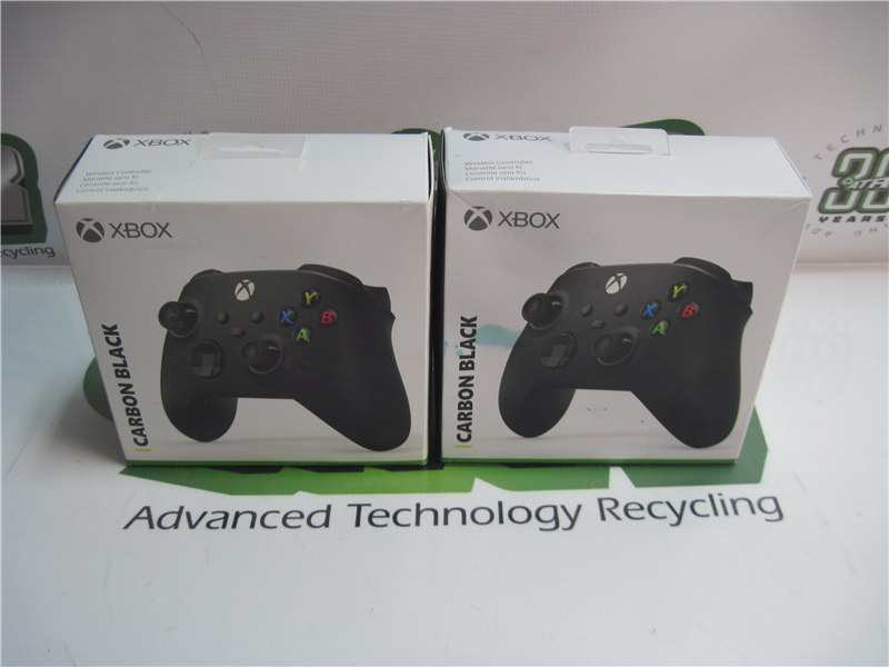 LOT OF 2 MICROSOFT 1914 XBOX CONTROLLERS | eBay