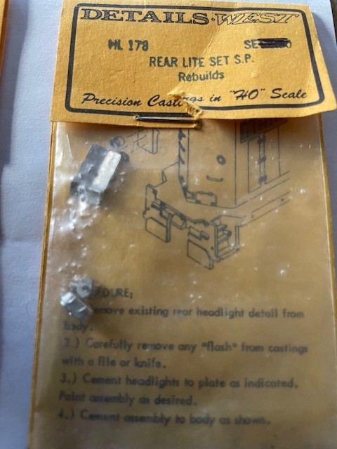 Details West HO Scale Rotary Beacon, 306, and Rear Lite Set 178 | eBay