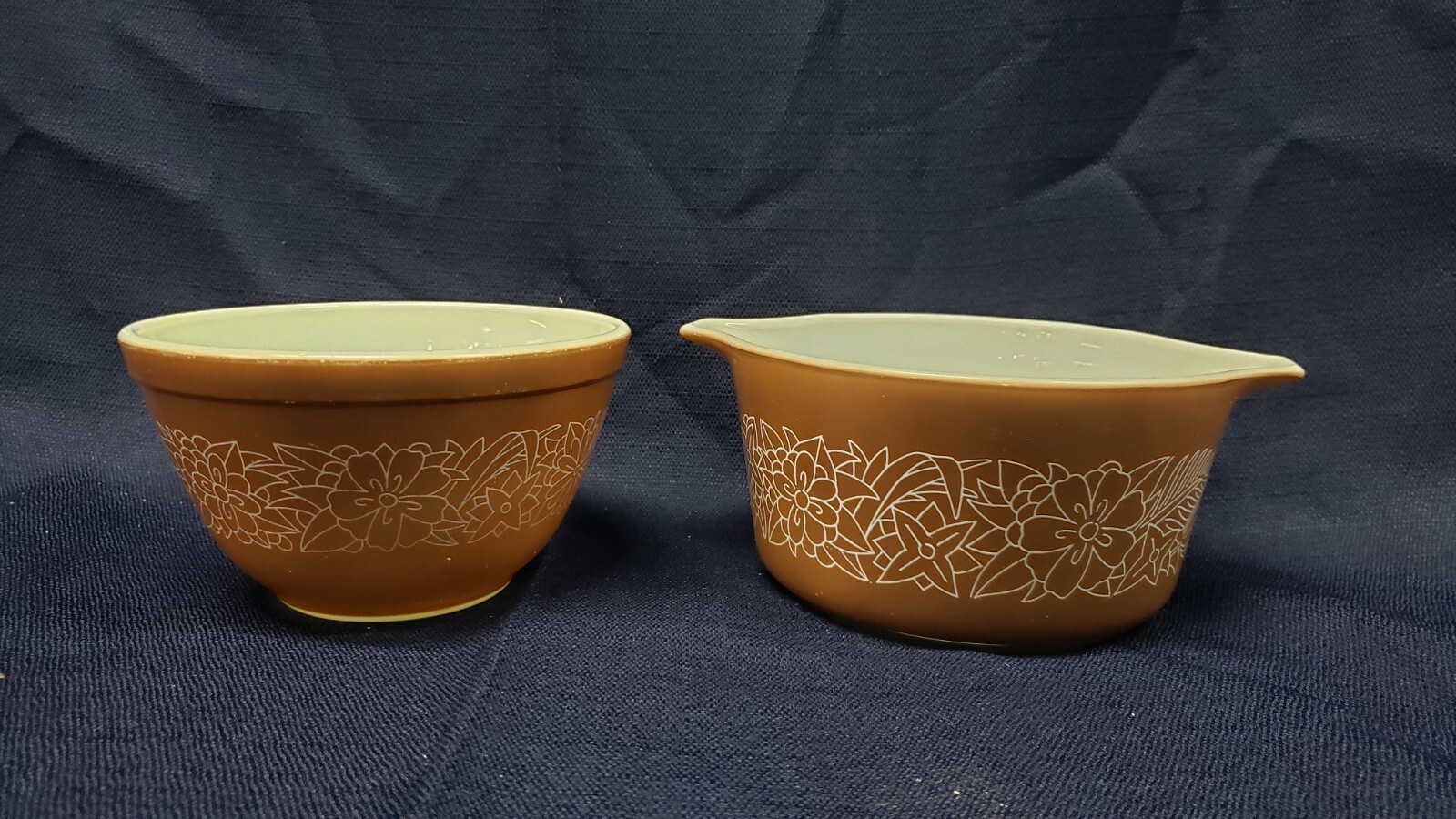 Set of Two Pyrex Serving Bowls with Orange Base and White Designs ...
