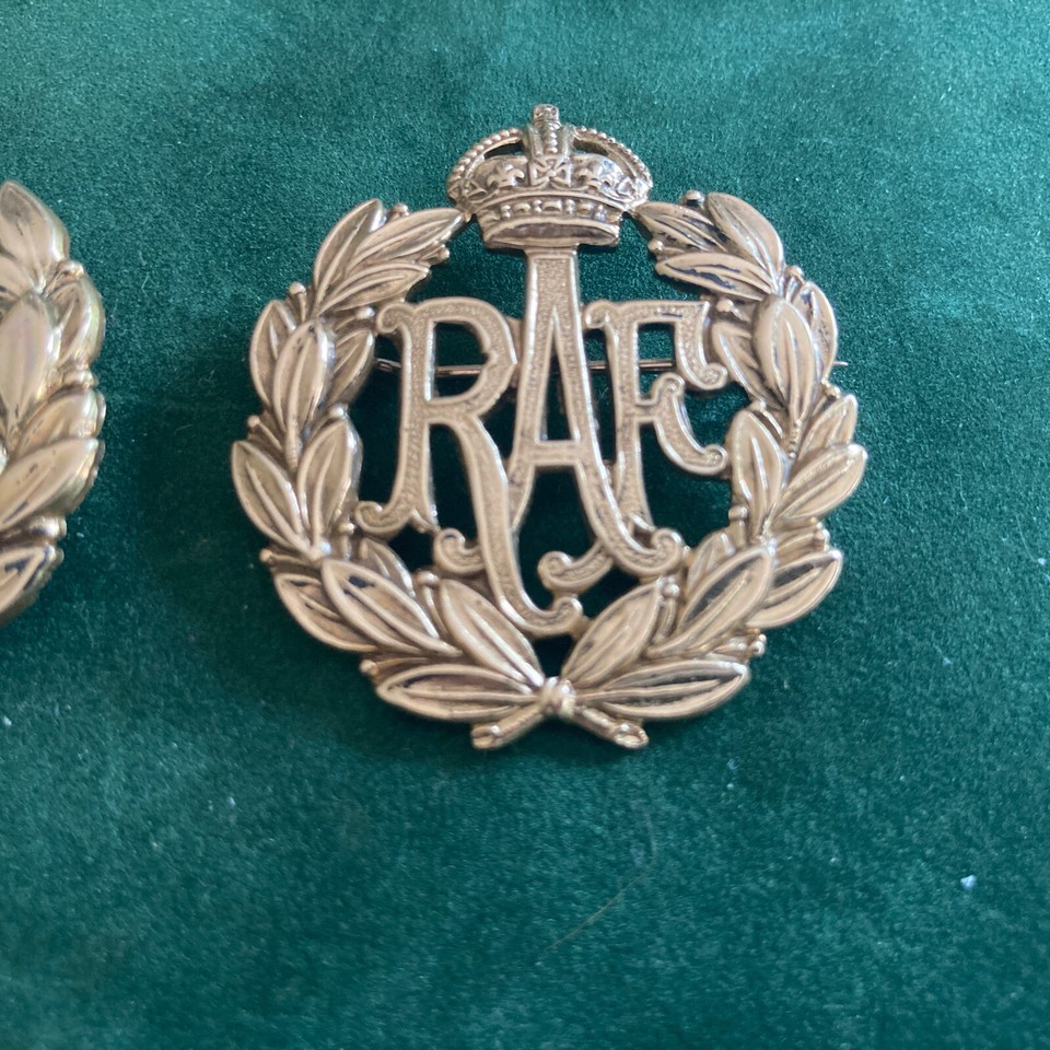 Matched PAIR WW2 Royal Canadian RCAF Air Force Cap Badge Insignia Brass ...