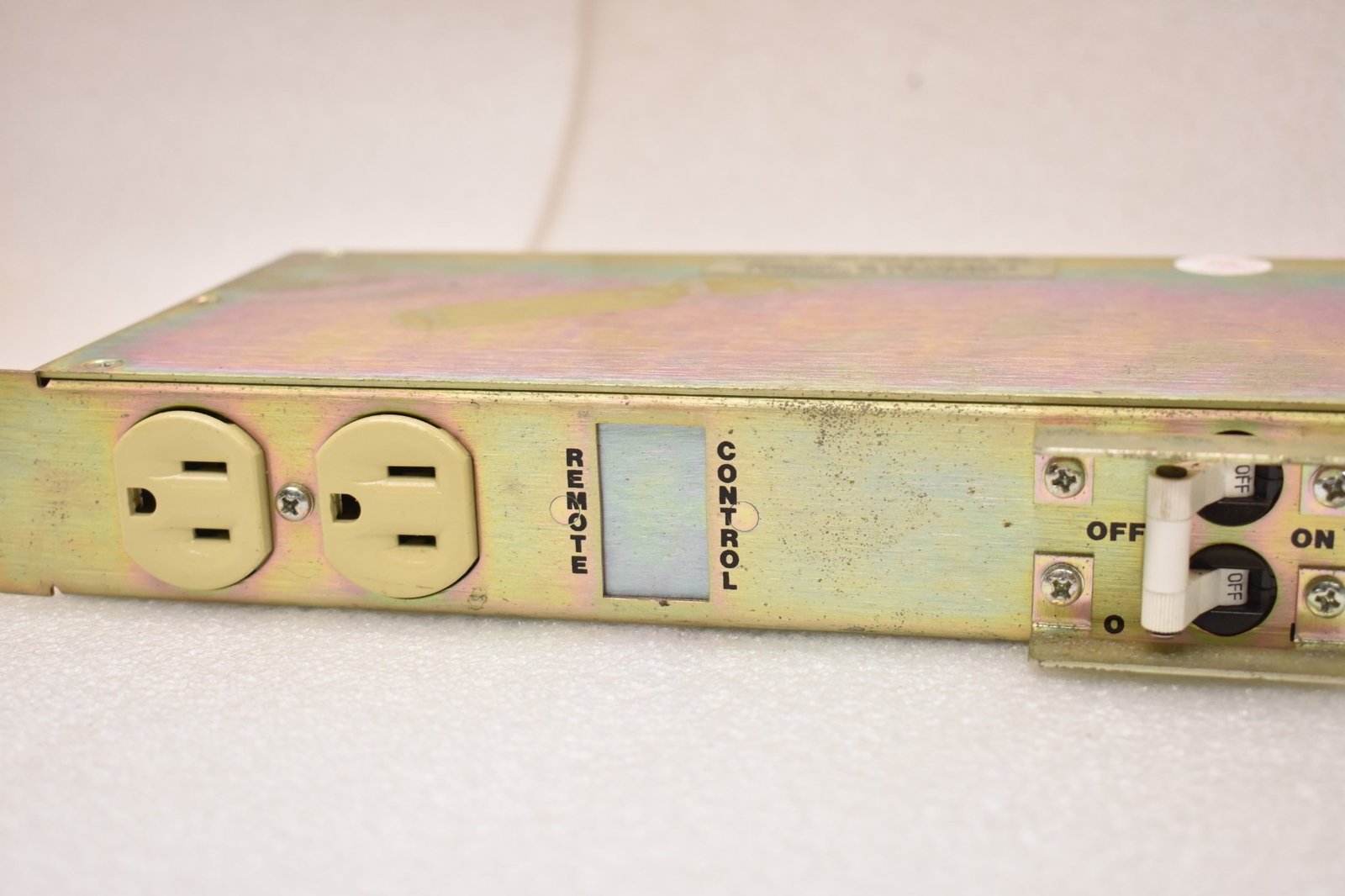 Pulizzi TPC115-8-C Z-Line Power Controller Single Phase 60Hz 120V | eBay