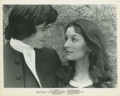 Lawrence Douglas and Vivien Heilbron in scene from "Kidnapped" Movie ...