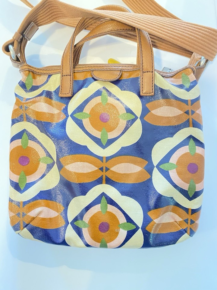 Fossil Key Per Crossbody Bag Purse Coated Canvas Mod Floral Key Charms ...