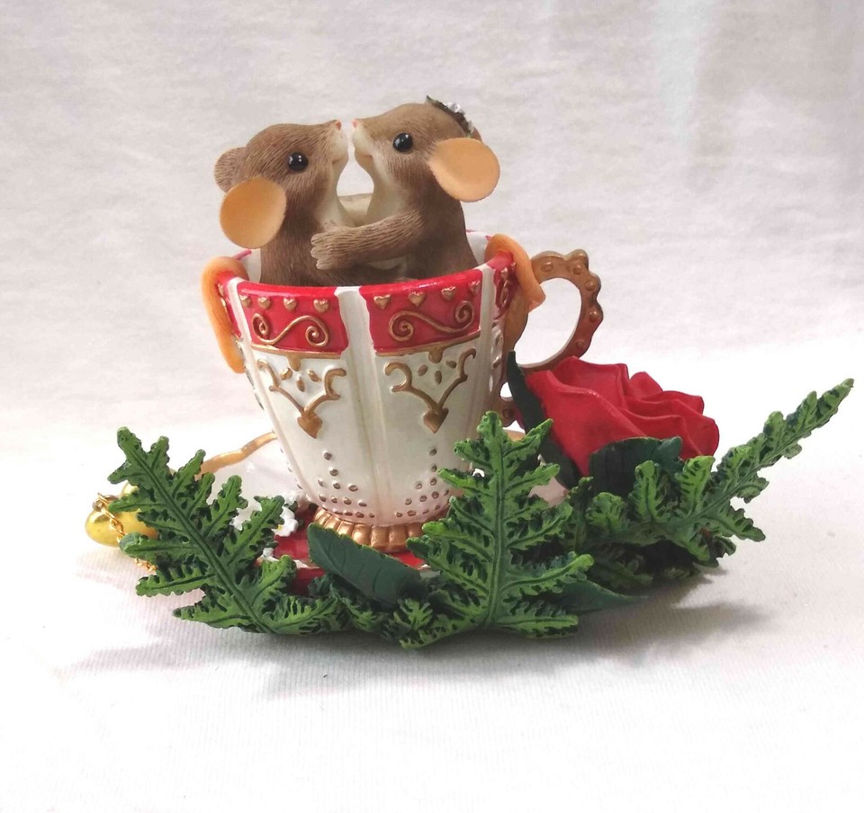 Teacup Figurine "Love Suits Us To A Tea" Charming Tails Romance (Mouse ...