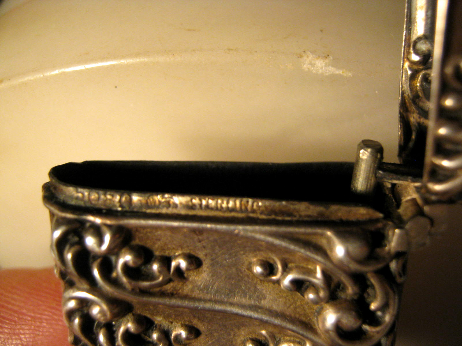 ANTIQUE # 5080 ORNATE FANCY WHITING STERLING SILVER VESTA MATCH BOX ...