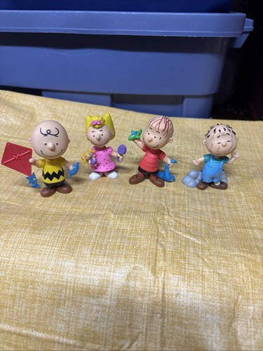 Peanuts Gang Character Figures Lot Of 4 Charlie Brown Linus Pigpen ...
