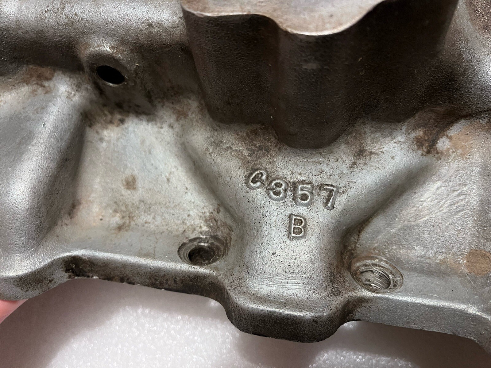 Edelbrock SB Chevy Triple Stromberg 97 Intake 3-bolt carb pattern ...