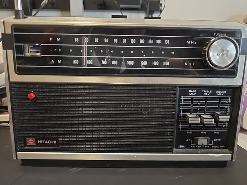 Hitachi KH-1038R ~ Solid State FM-AM All Transistor Radio ~ Works / Low ...