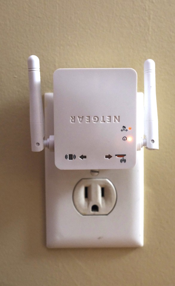 NETGEAR WN3000RPv2 Universal WiFi Range Extender RJ-45 White Used ...