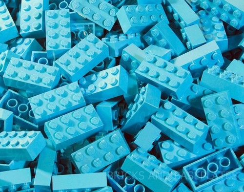 LEGO BRICKS 100 x MEDIUM AZURE 2x4 Pin From New Sets Sent in a Clear ...