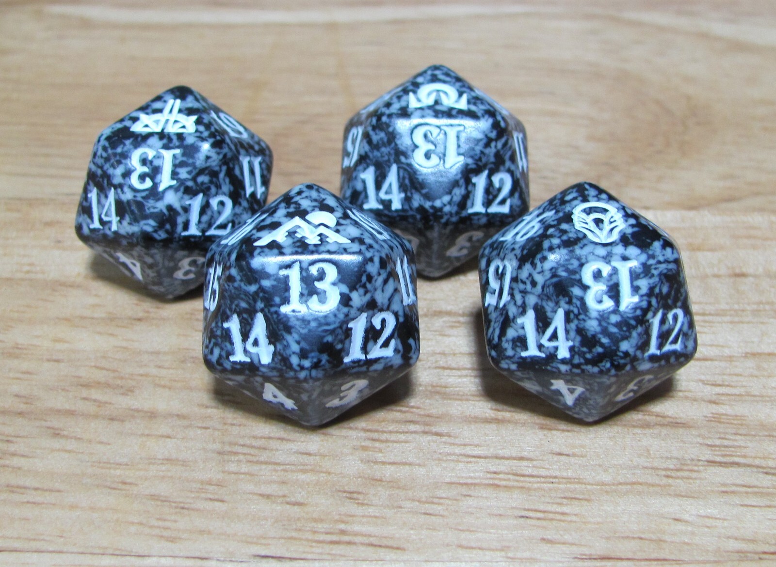 Magic the Gathering MtG D20 Spindown Die Black Expansion Set Dice YOU ...