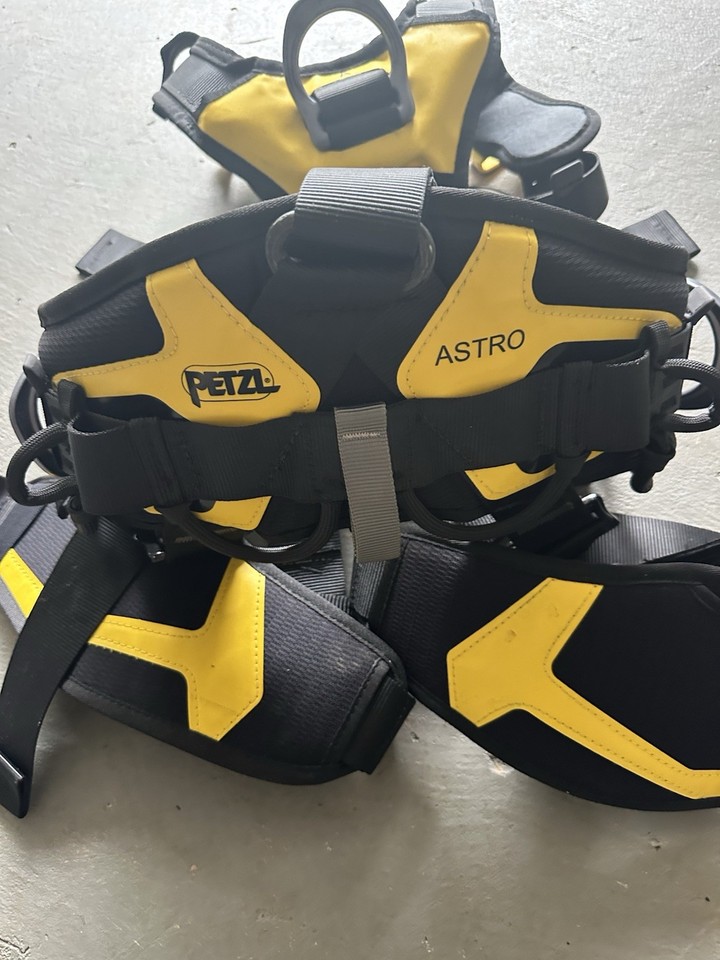 Petzl Astro Bod Fast Harness ANSI Size 1 | eBay