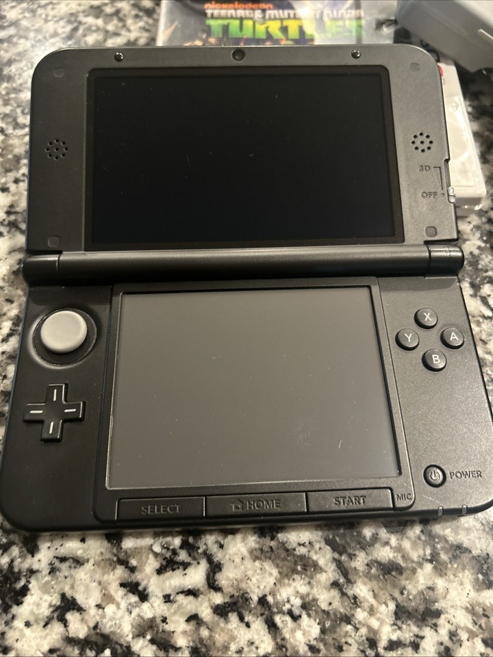 Nintendo Silver 3DS XL w/ Case, Charger & Games Shinobi Teenage Mutant ...