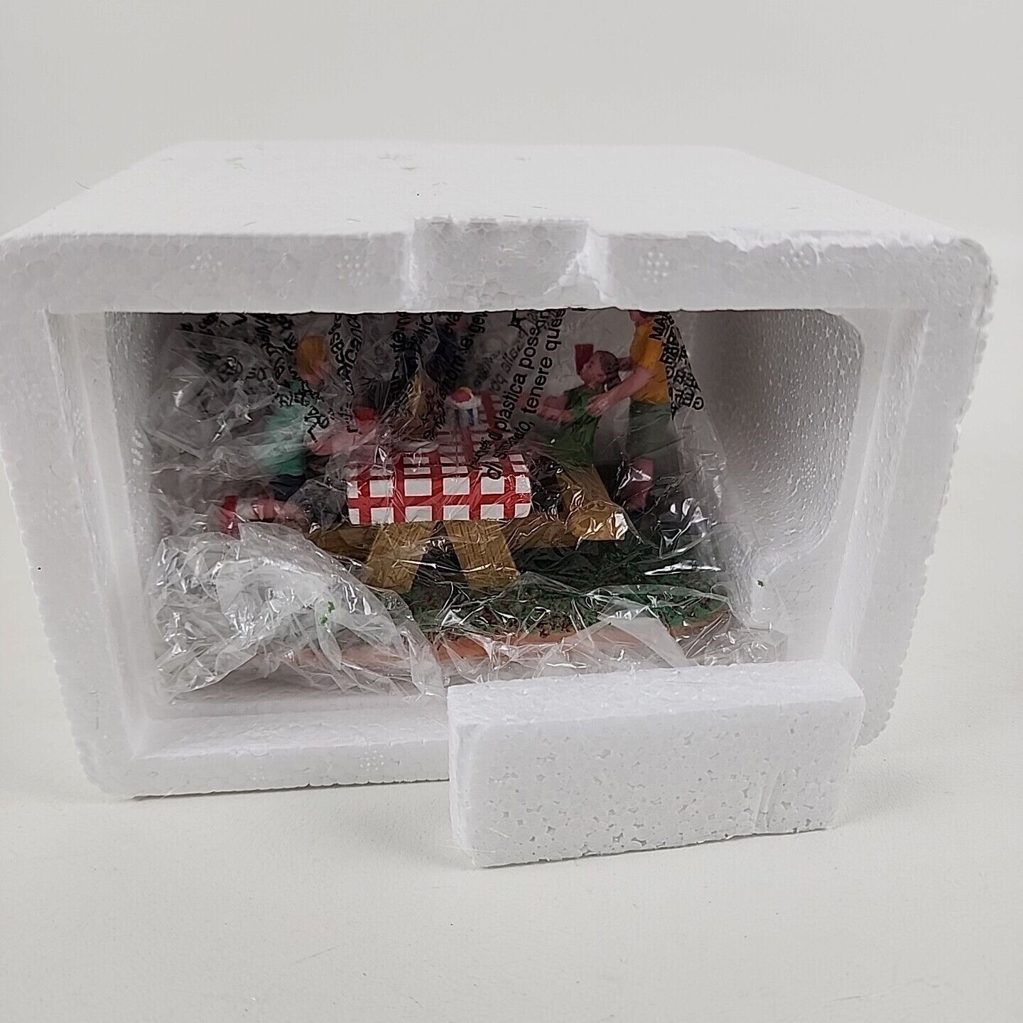 Lemax+Summer+Village+2018+Picnic+Table+%2383368+Family+Dog+Miniature ...