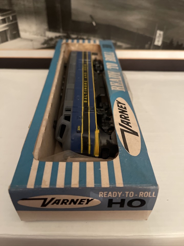 Rare Vintage 1964 Varney HO scale Baltimore and Ohio 220 Train Engine ...