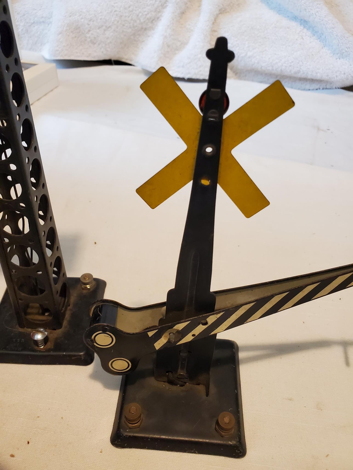 Marx Railroad Crossing Gate & Dual spotlight tower | eBay