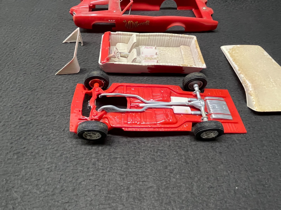 MPC Monkeemobile Monkees TV Series 1969 1/25 Model Kit Missing Parts ...
