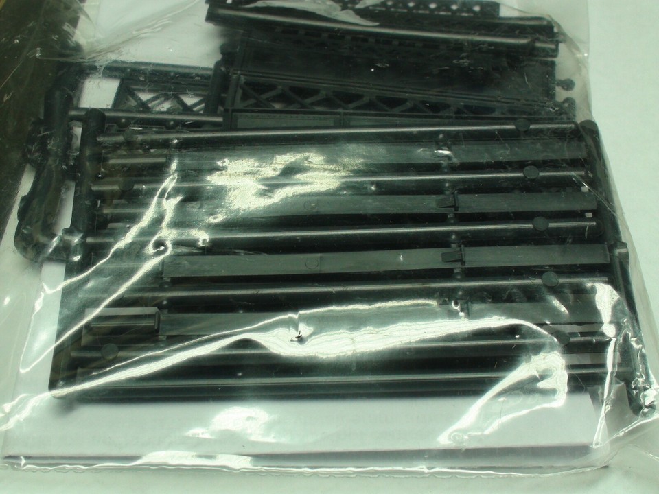 HO Micro- Engineering #75-168 CITY VIADUCT TOWER HO SCALE | eBay