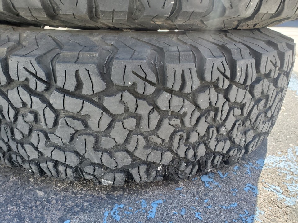 17" GMC SIERRA HD 3500 DUALLY DRW WHEELS BFG KO2 A/T TIRES OEM CHEVY ...