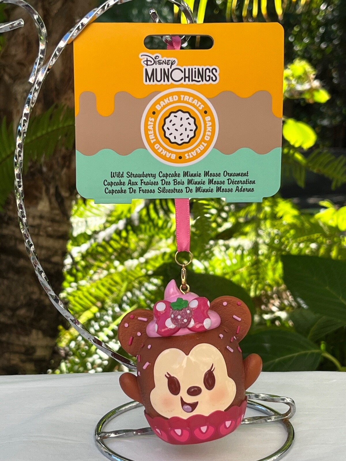 Disney 2023 Minnie Strawberry Cupcake Munchlings Sketchbook Ornament ...