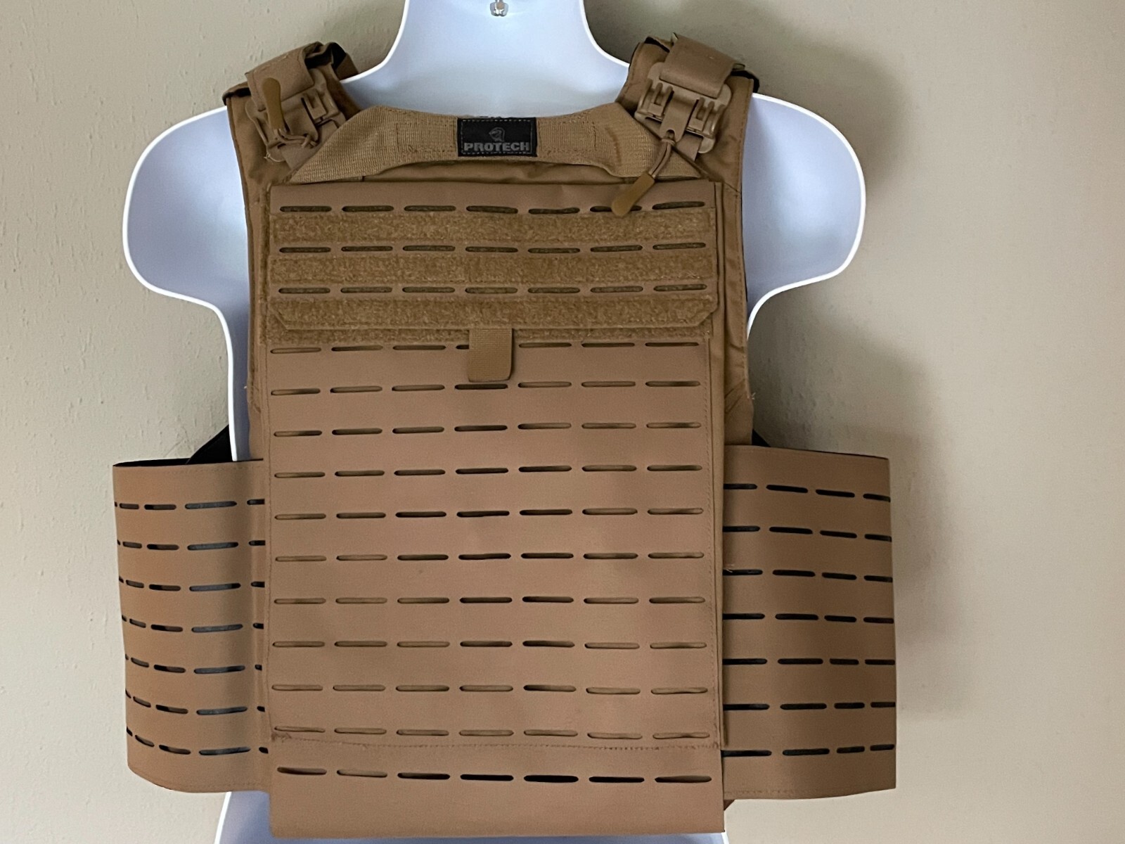 PROTECH Tactical Armor Plate Carrier Sz M Short Coyote Webless ...