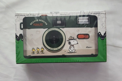 Peanuts Snoopy Beagle Scout FC-11 35mm Camera Flash Retrospekt 50 Years ...