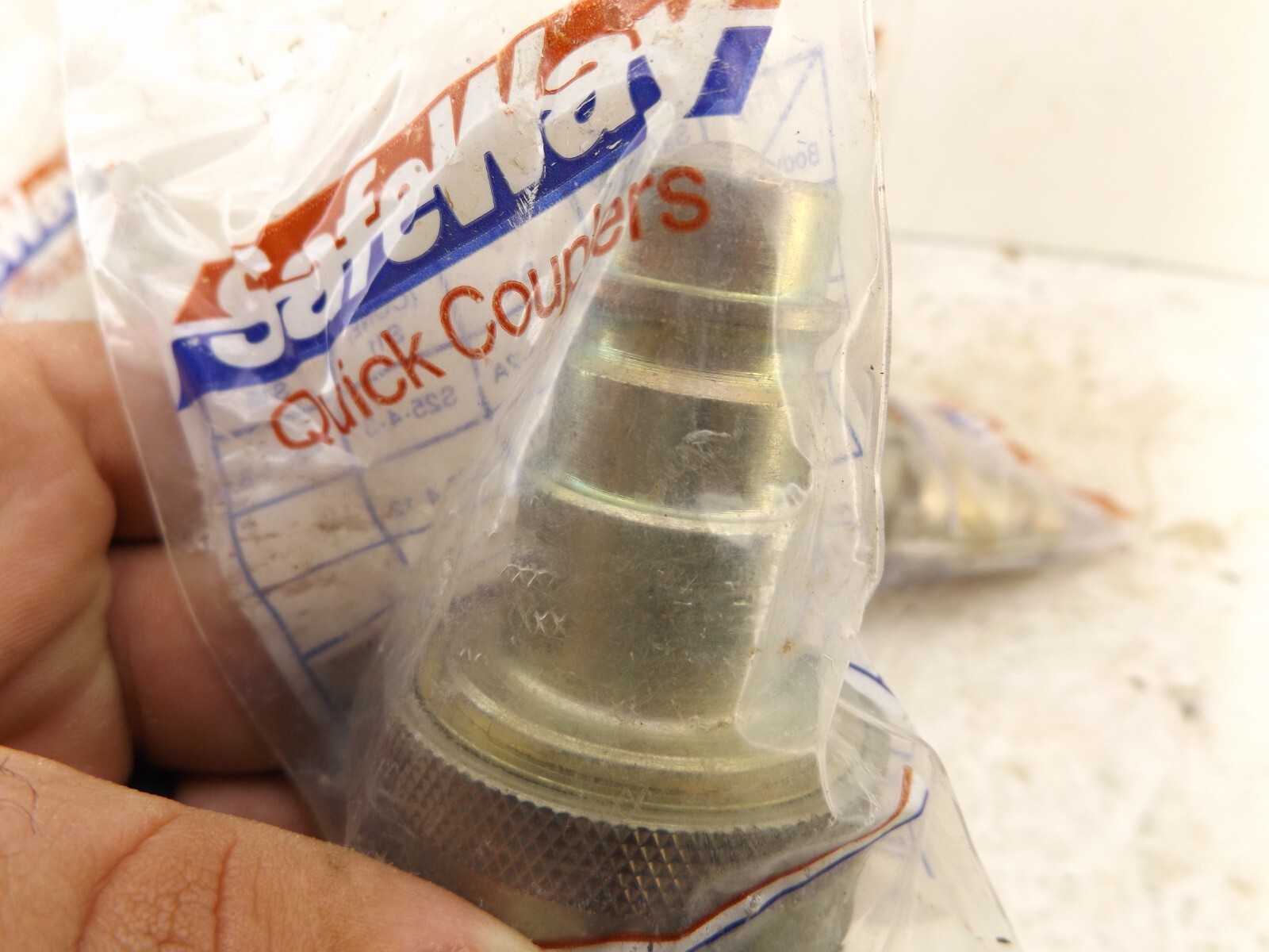 SAFEWAY Hydraulic ADAPTER COUPLER S25-4-7-A ADAPTOR IH TO PIONEER LOT ...