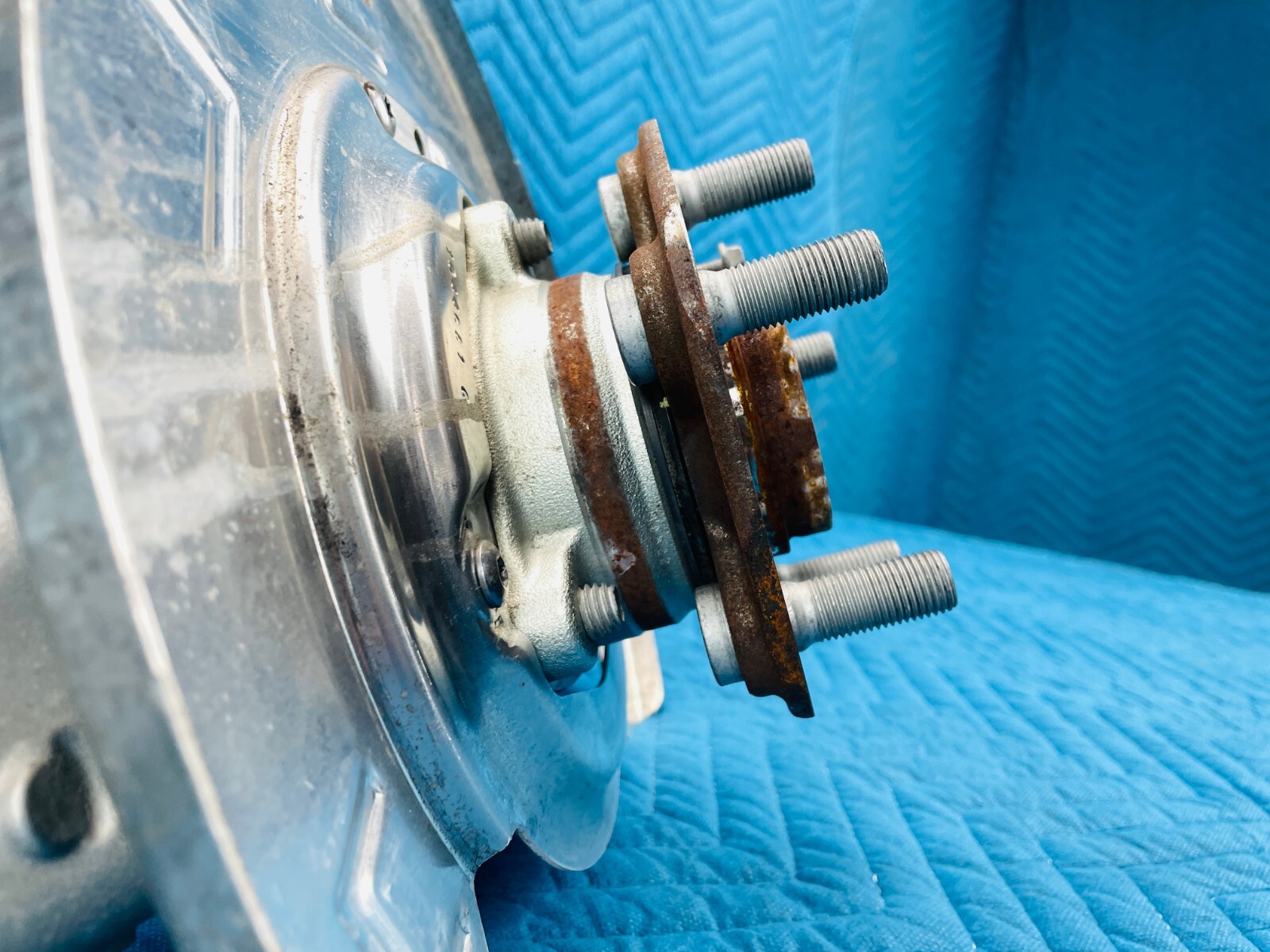 Tesla Model 3 RWD Front Passenger's Knuckle Spindle w/Hub & ABS Sensor ...