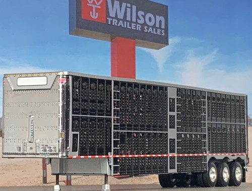 1/64 DCP BLACK/CHROME WILSON TRI-AXLE CATTLE TRAILER | eBay