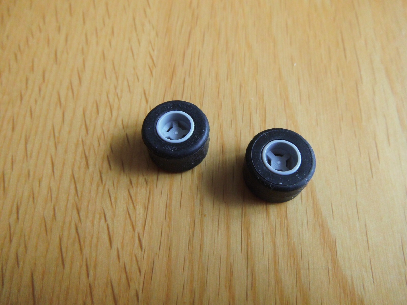 Lego 2 x 74967 Wheel Rim 8.1 x 9mm Medium Stone + 30028 Tyre 14 x 8 ...