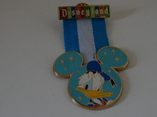 DISNEY DLR 2007 MICKEY ICON MEDAL WITH DONALD DUCK BLUE & WHITE RIBBON ...