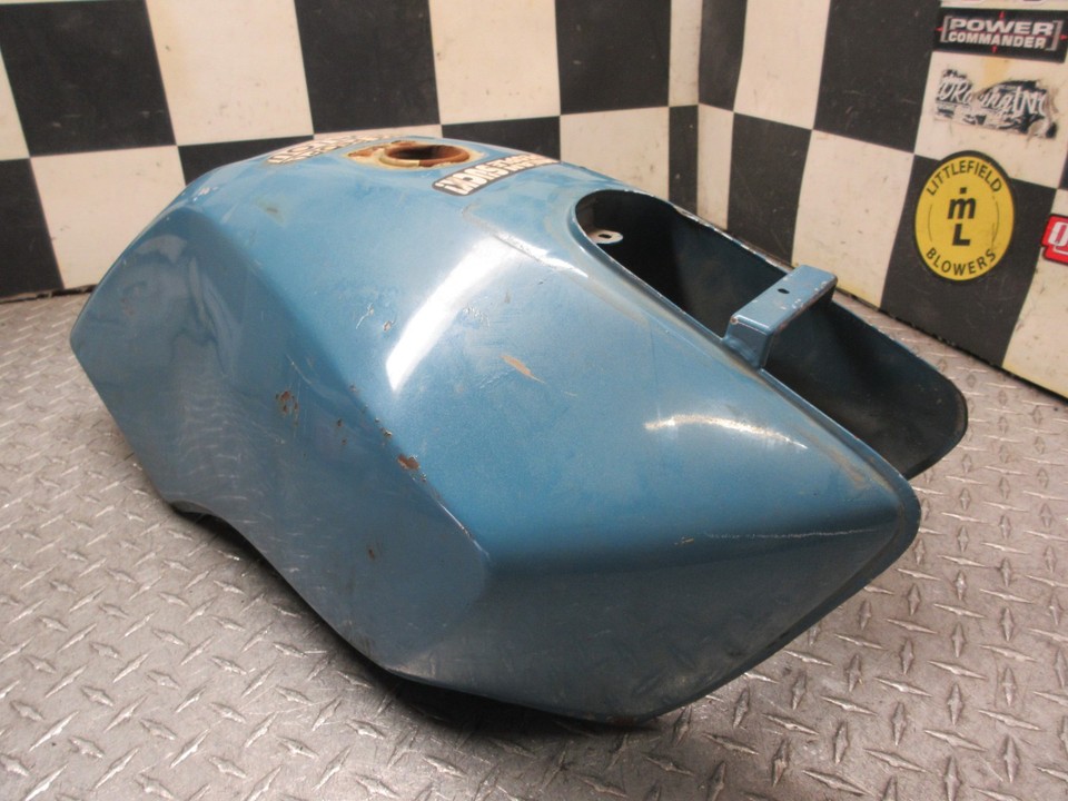 84 Kawasaki GPz750 ZX750A2 1984 PETROL GAS FUEL TANK zx750 | eBay