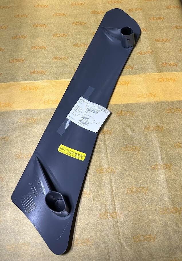 R33-1336 Genuine Paccar Fairing A Pillar Vane OEM-New | eBay