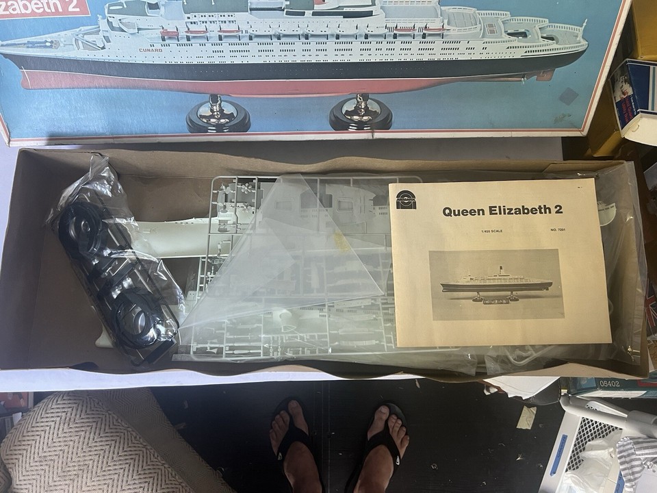 QE2 Amtrak Adult Hobby Queen Elizabeth 2 Model Ship Kit | eBay